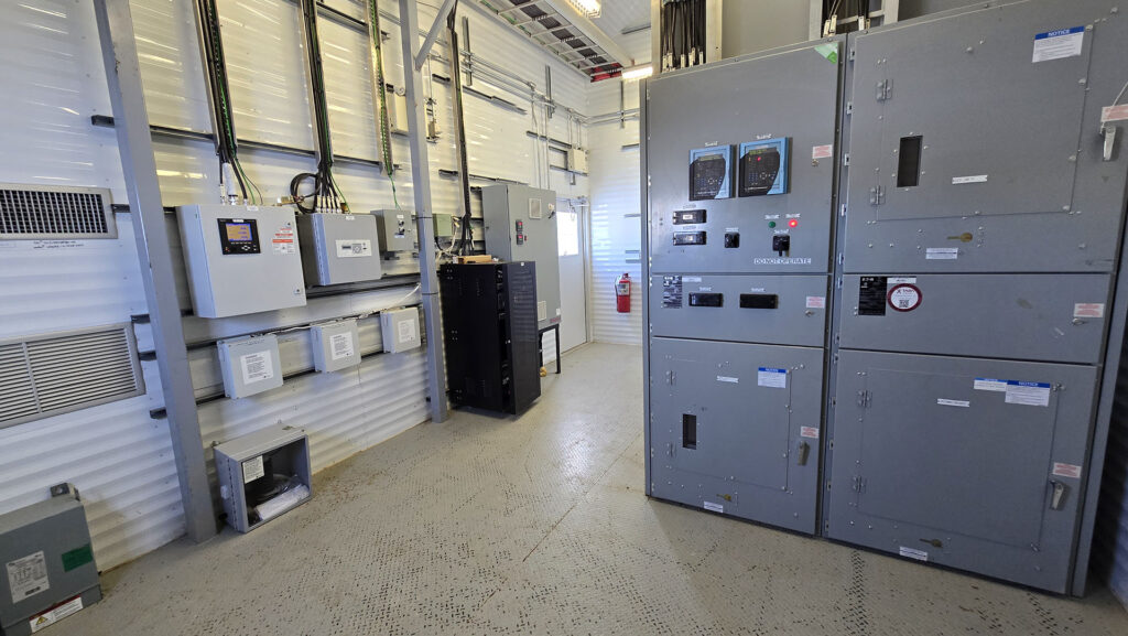 Used (~29k hrs) Solar Titan 130 15MW 13.8kV 60Hz Gas Turbine Generator ...